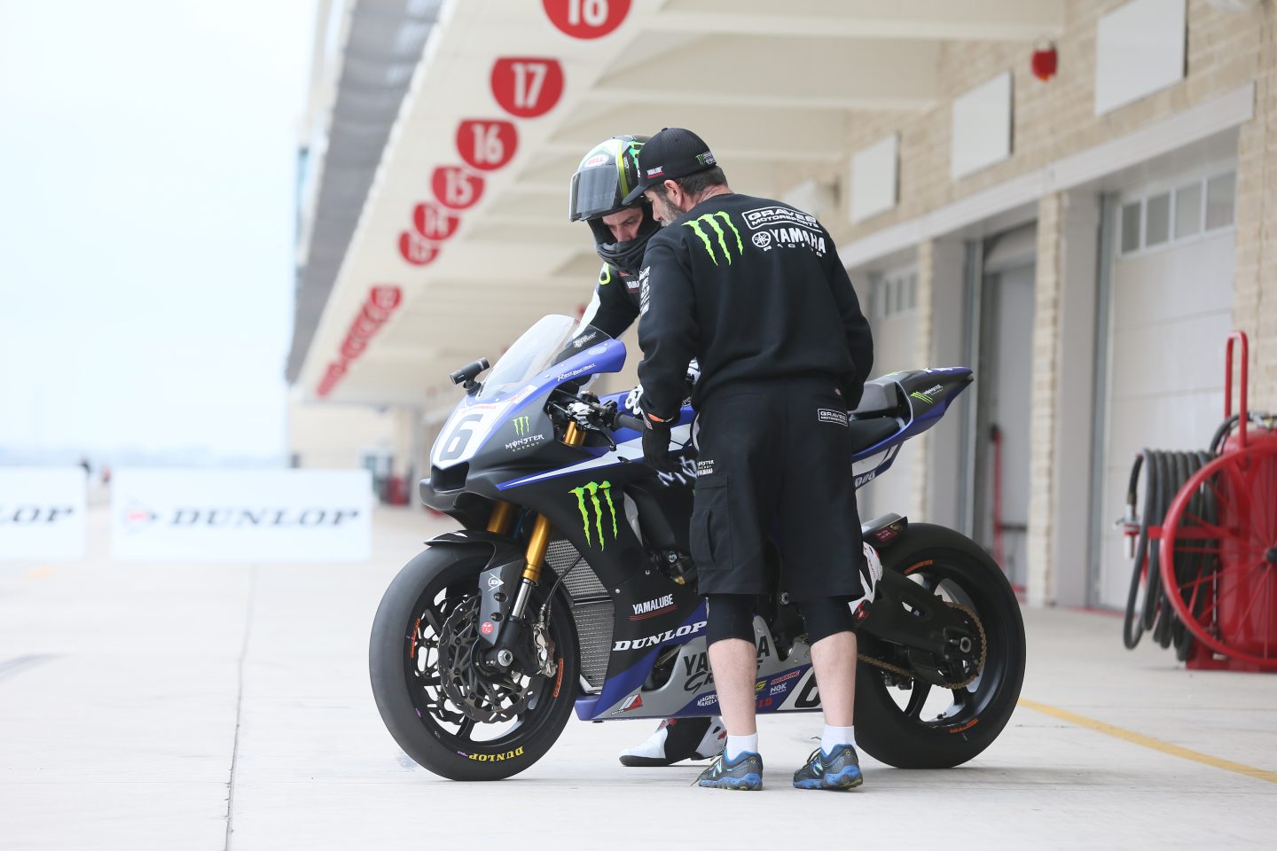 Two-wheeled domination: Yamaha’s YZF-R1 MotoAmerica racing bike - Ars ...