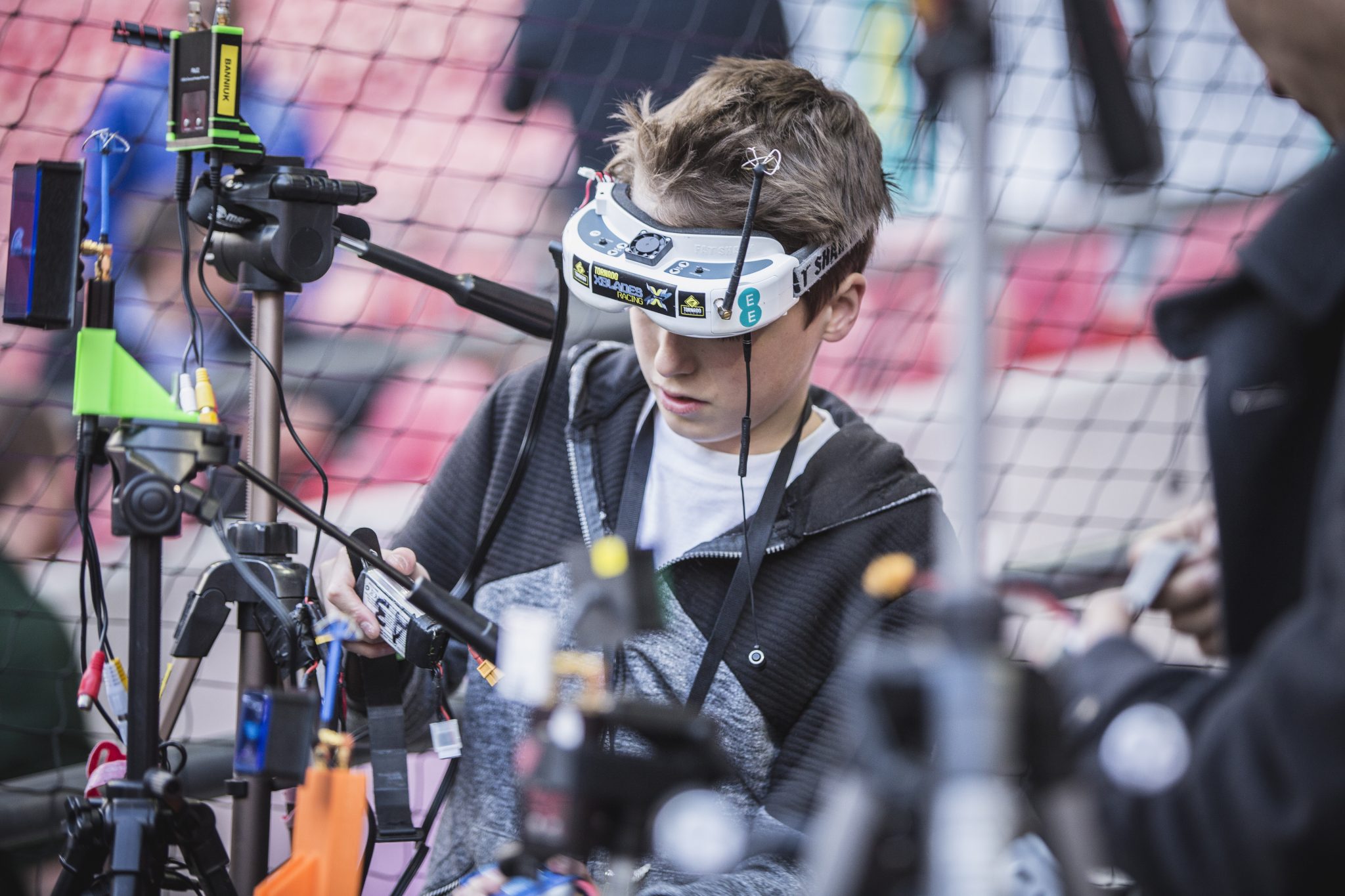 First-person drone racing descends upon Wembley Stadium - Ars Technica