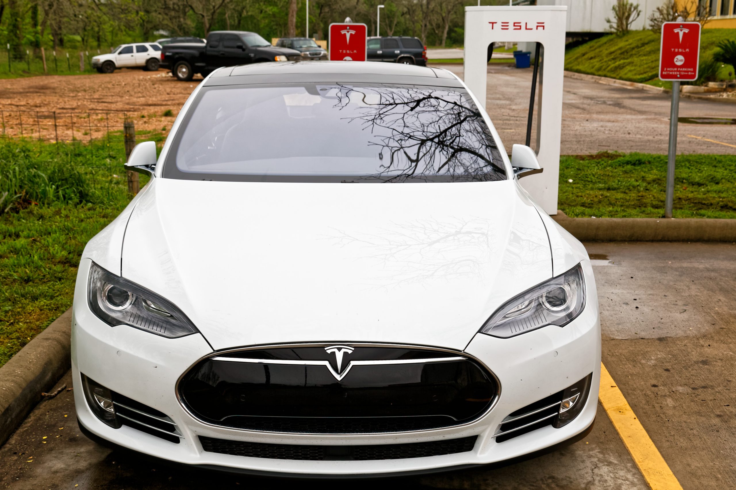 Four hundred miles with Tesla’s autopilot forced me to trust the ...