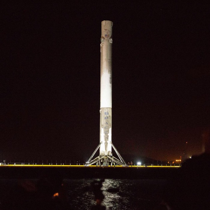 SpaceX shares photos so we can relive the glory of landing a rocket on ...