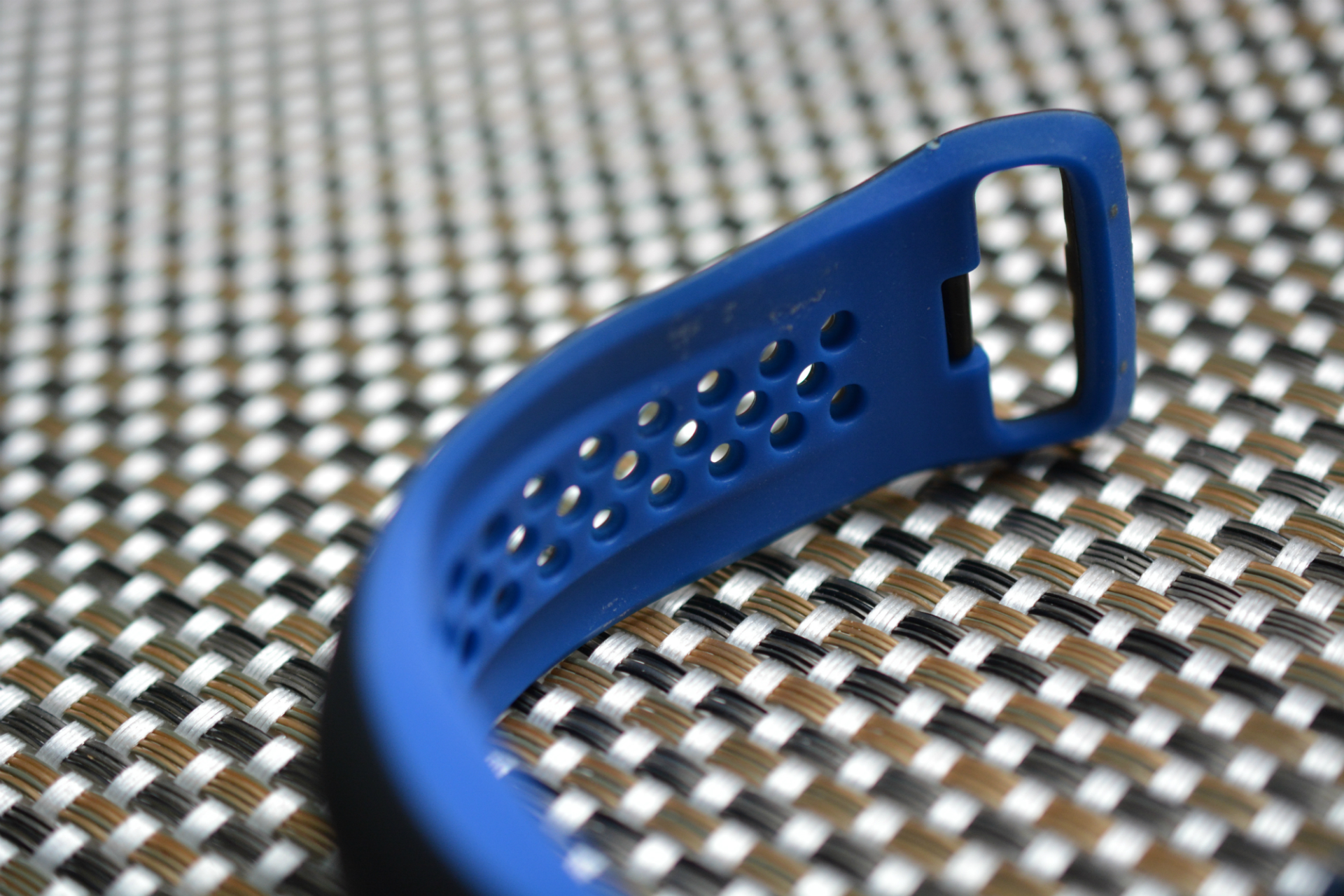 Mio Fuse reviewed: A fitness band that works better than it looks - Ars ...