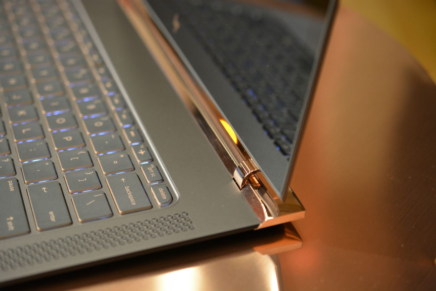 HP goes for bling with new super-thin, copper-accented Spectre notebook ...