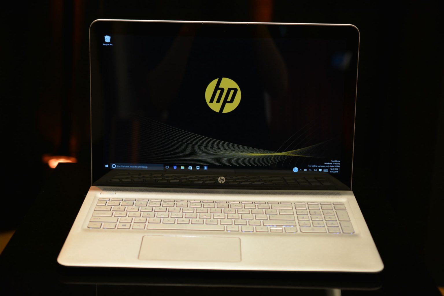 HP goes for bling with new super-thin, copper-accented Spectre notebook ...