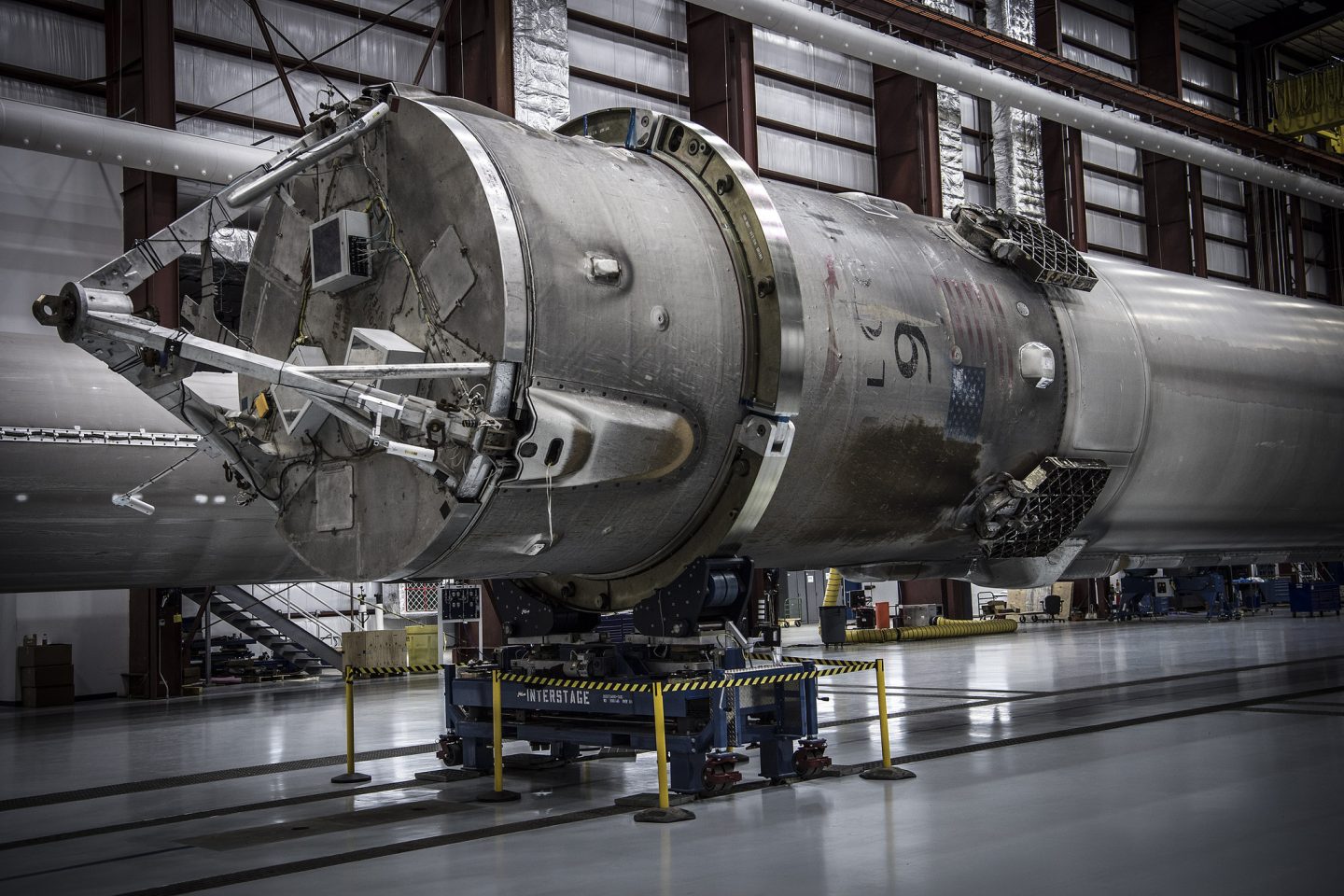 SpaceX puts its third booster in a barn—and the result is dazzling ...