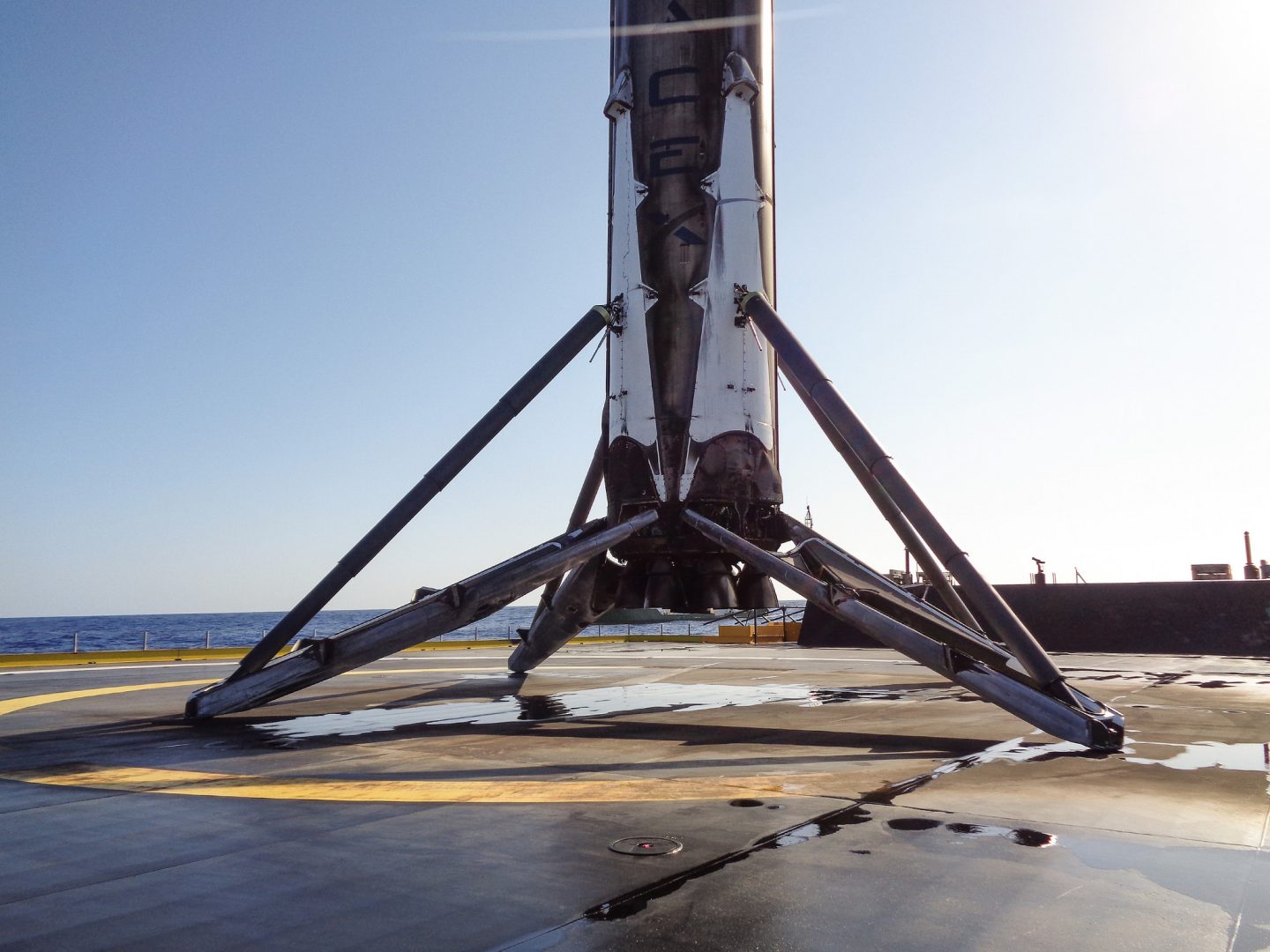 SpaceX puts its third booster in a barn—and the result is dazzling ...