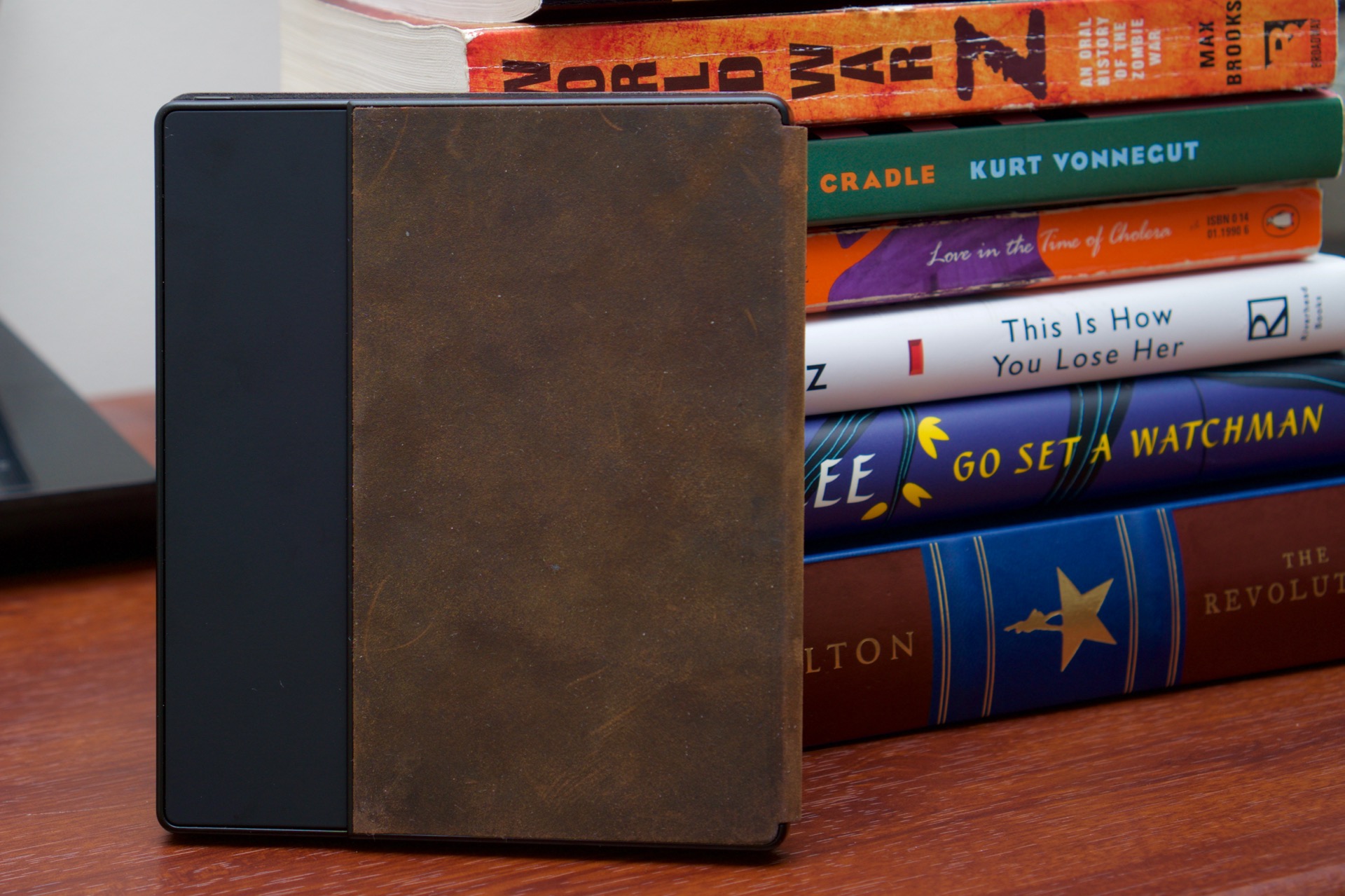 Amazon’s beautiful, functional, impractical Kindle Oasis reviewed - Ars ...