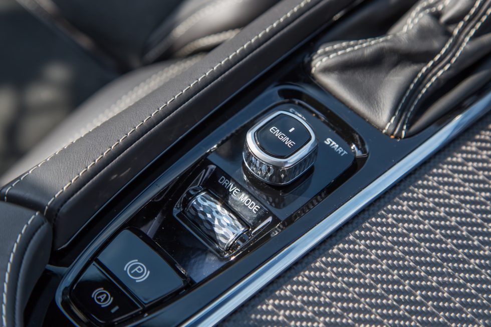 Review: Hands-on mandatory, but Ars lets Volvo’s XC90 drive itself in ...