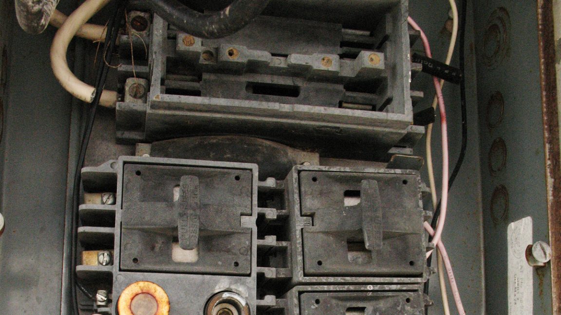 Ars MacGyverica: That time we fixed a fuse box with a 6-inch nail - Ars ...