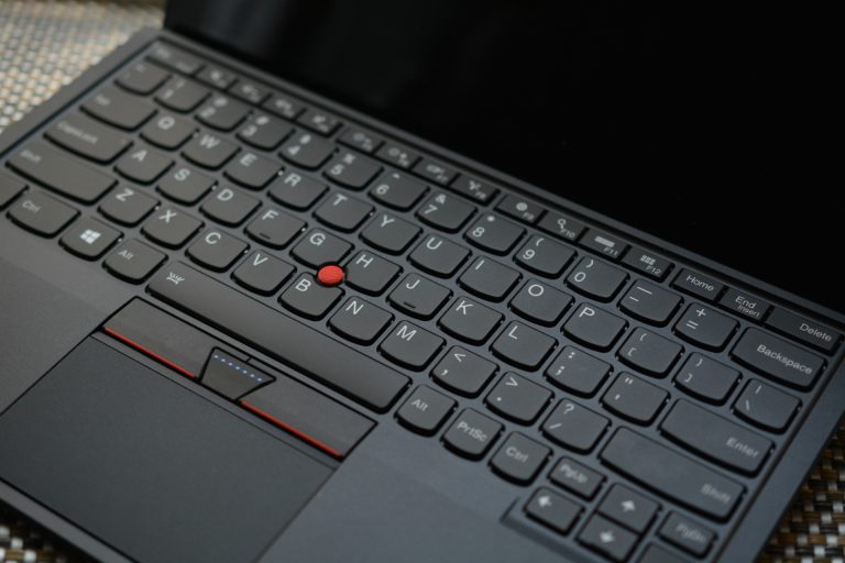 Lenovo ThinkPad X1 reviewed: a hybrid for the workaholics among us ...