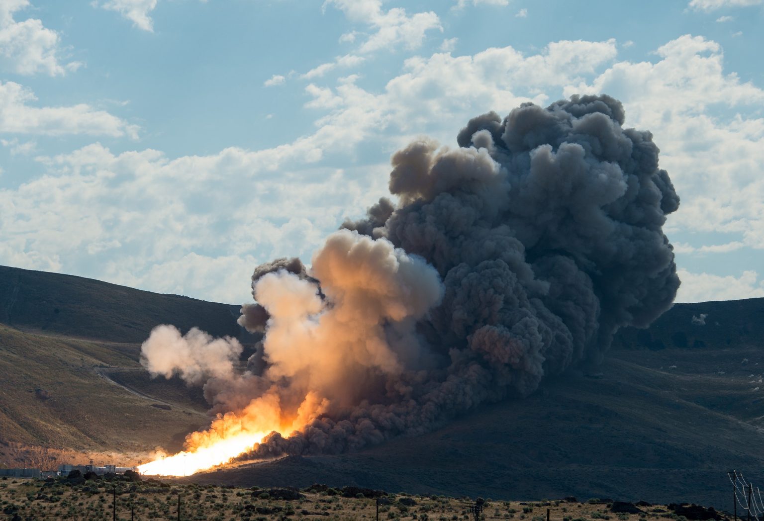 NASA’s supersized rocket passes a key test in northern Utah - Ars Technica