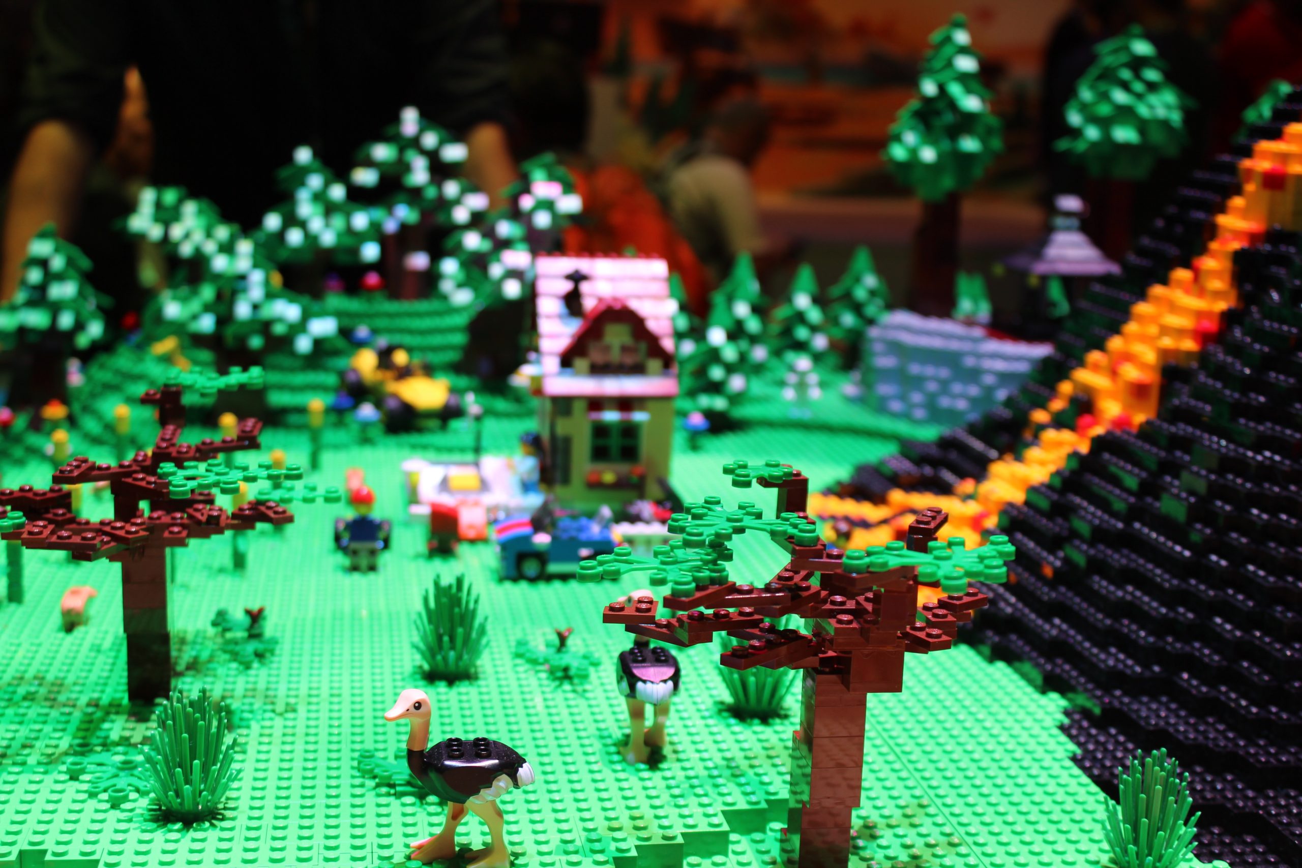 E3 in photos: Blimps, porn, and LEGO towns at the USA’s largest games ...