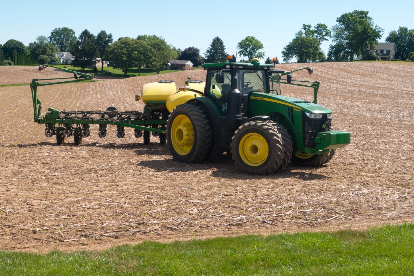 Self-driving tractors and data science: we visit a modern farm - Ars ...