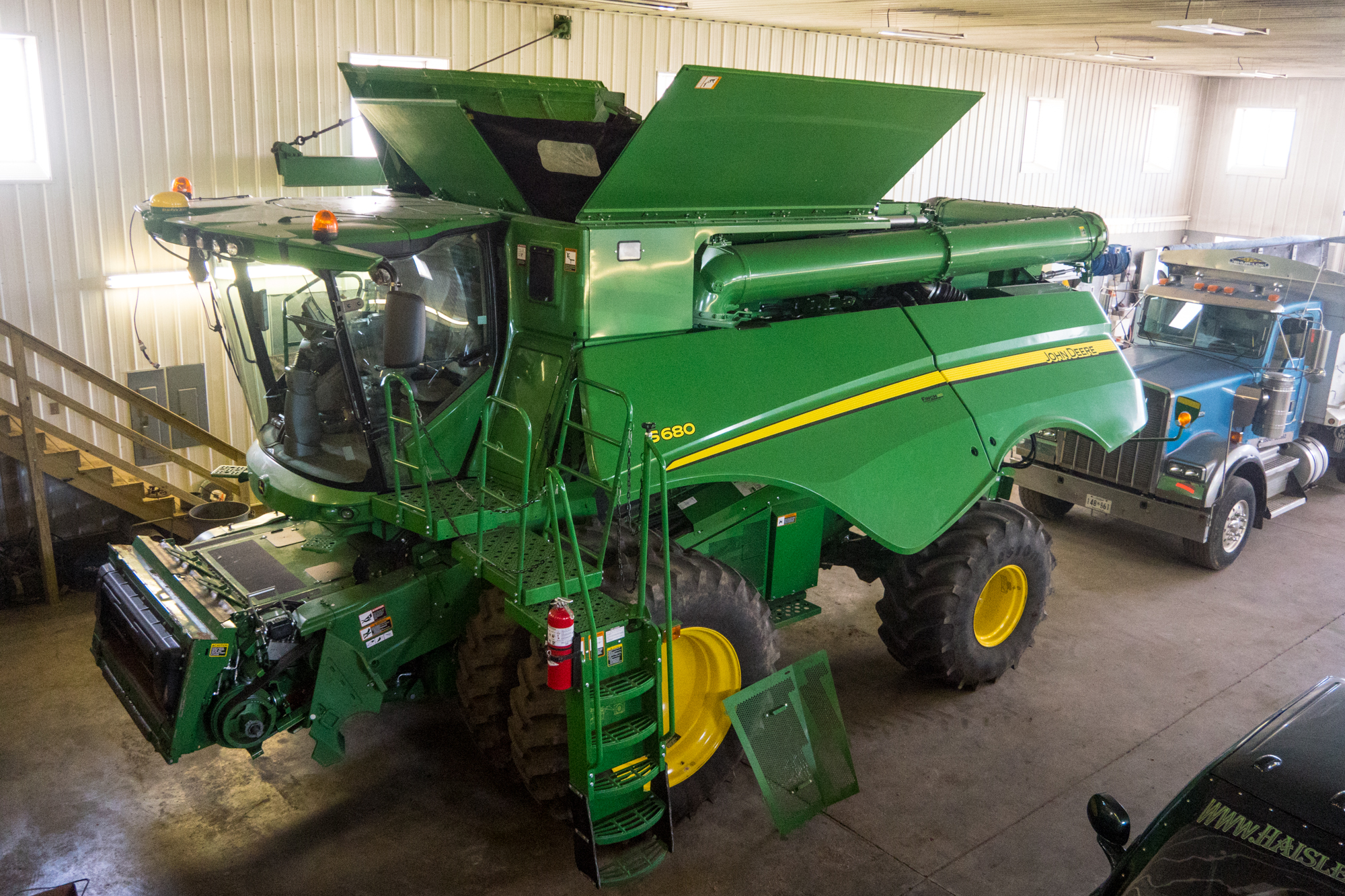 Self-driving tractors and data science: we visit a modern farm - Ars ...