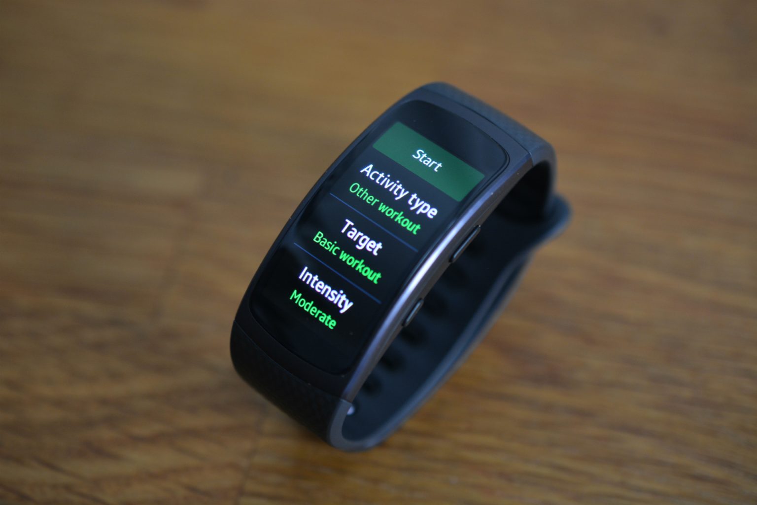 Gear Fit 2 review: A thoughtful marriage of smartwatch and fitness band ...