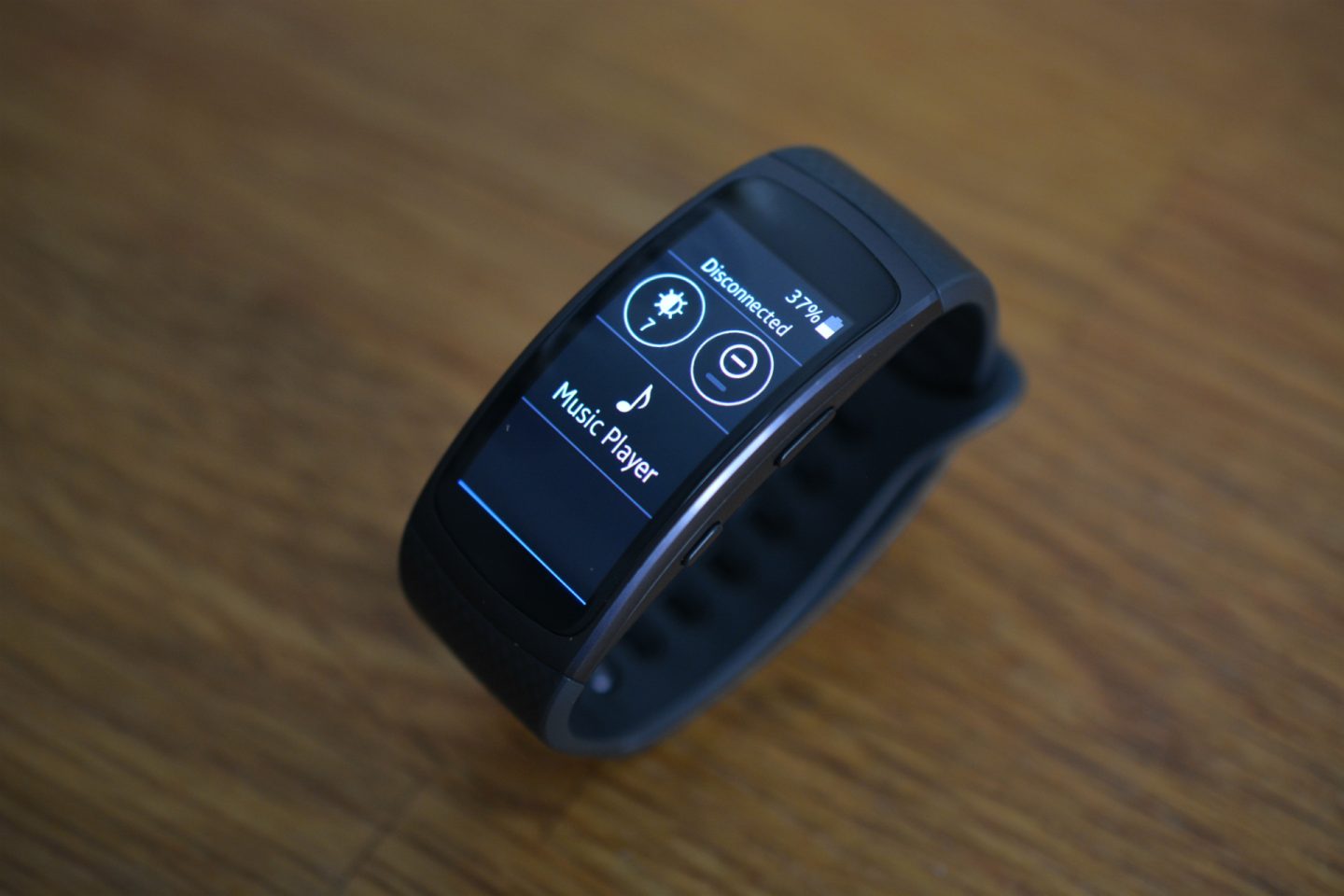 Gear Fit 2 review: A thoughtful marriage of smartwatch and fitness band ...