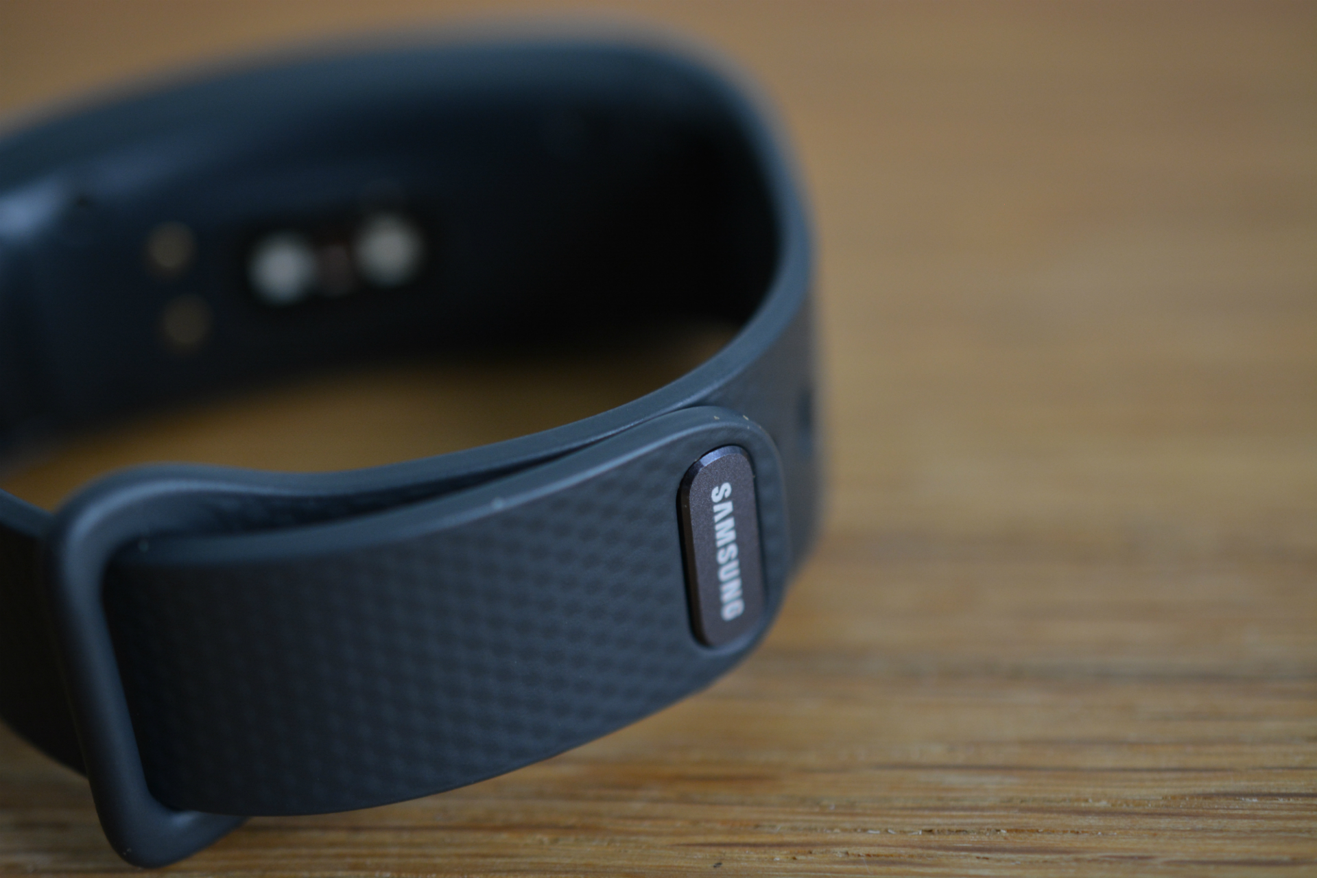 Gear Fit 2 review: A thoughtful marriage of smartwatch and fitness band ...