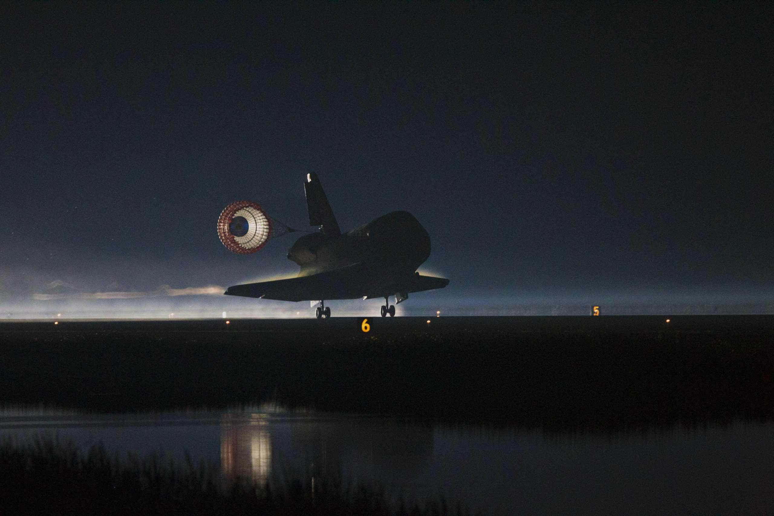 What it was like to watch the last shuttle fly home—from space - Ars ...