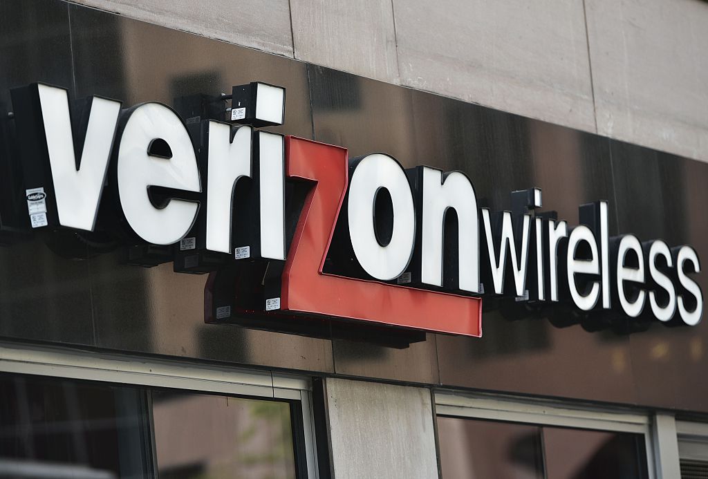 Verizon apes T-Mobile again with unlimited but throttled prepaid data ...