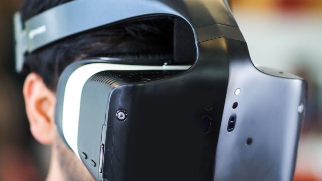 Intel’s all-in-one Alloy VR headset doesn’t require a PC or smartphone ...