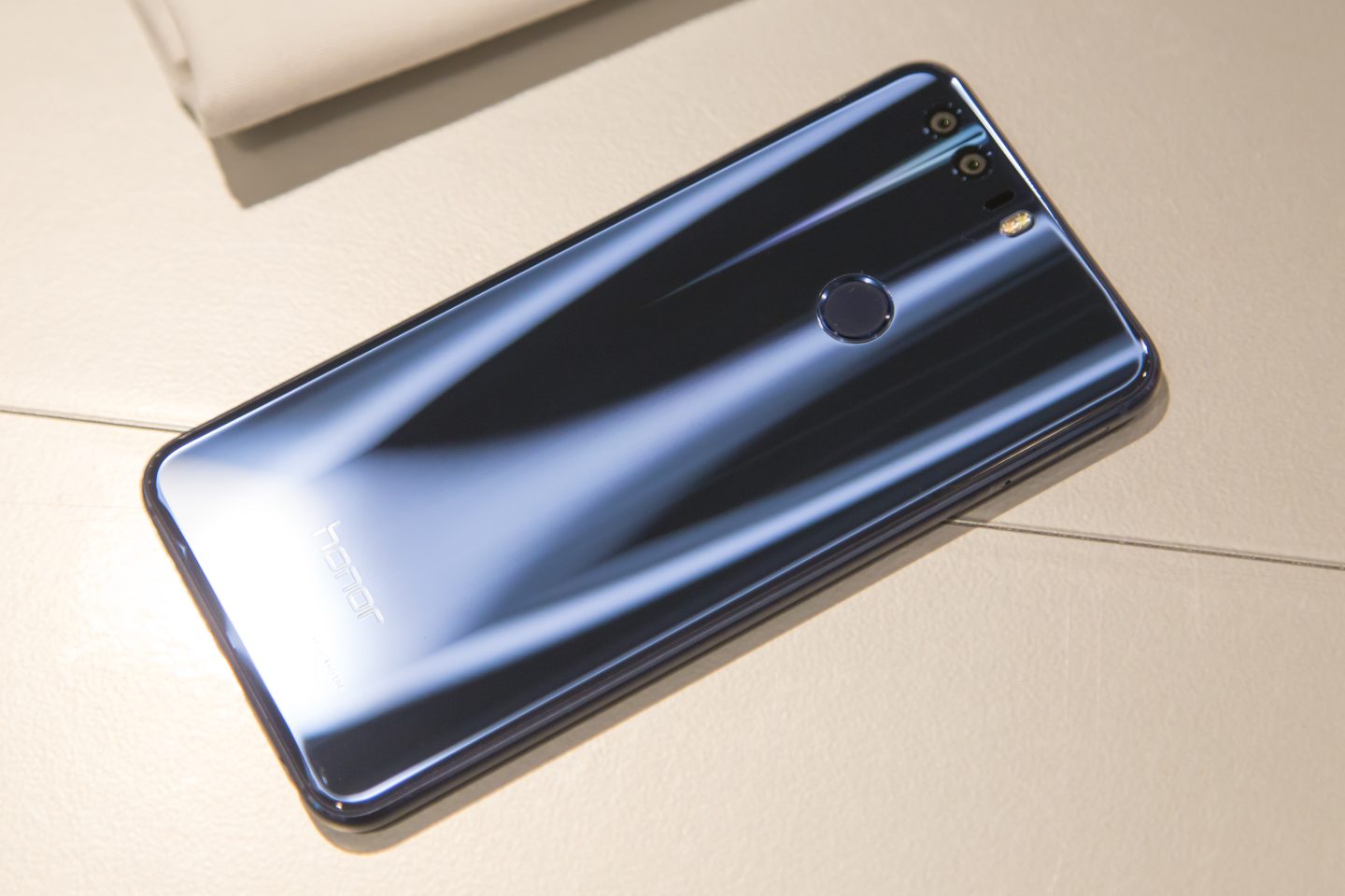 Hands-on with Huawei’s Honor 8—$400 for flagship-class specs - Ars Technica