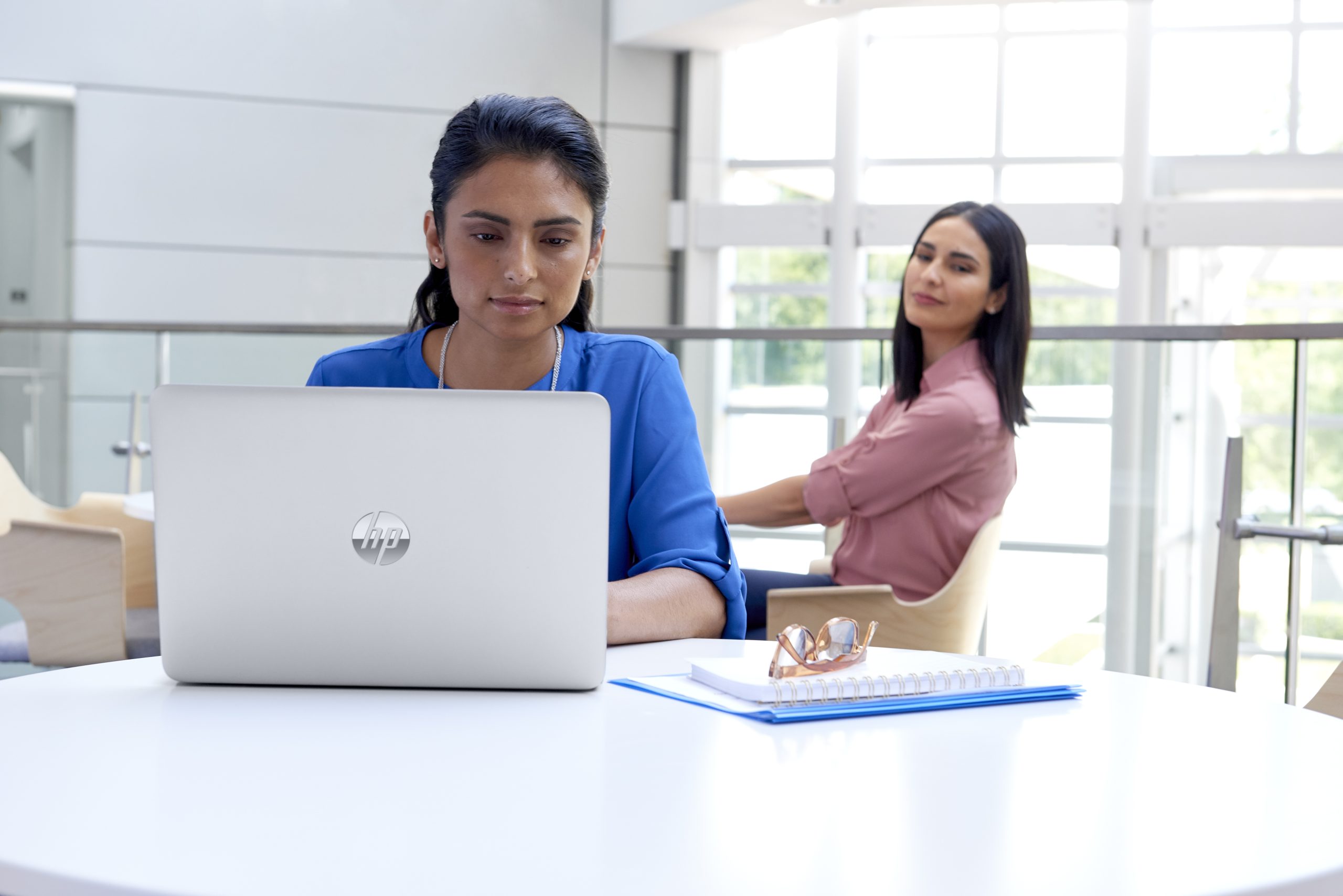HP’s Sure View screens strive to stop shoulder surfing - Ars Technica