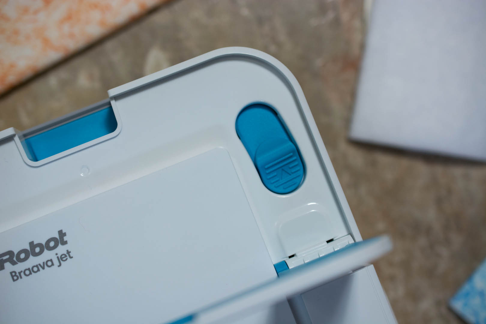 Review: iRobot’s $199 Braava Jet is a robo-Swiffer for small spaces ...