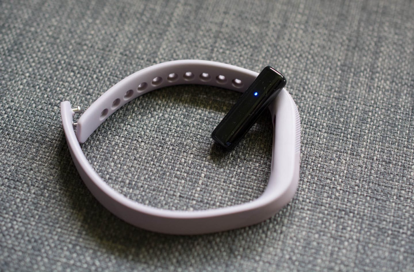 A Fitbit Flex 2 “exploded” on woman’s wrist, leaving second-degree ...
