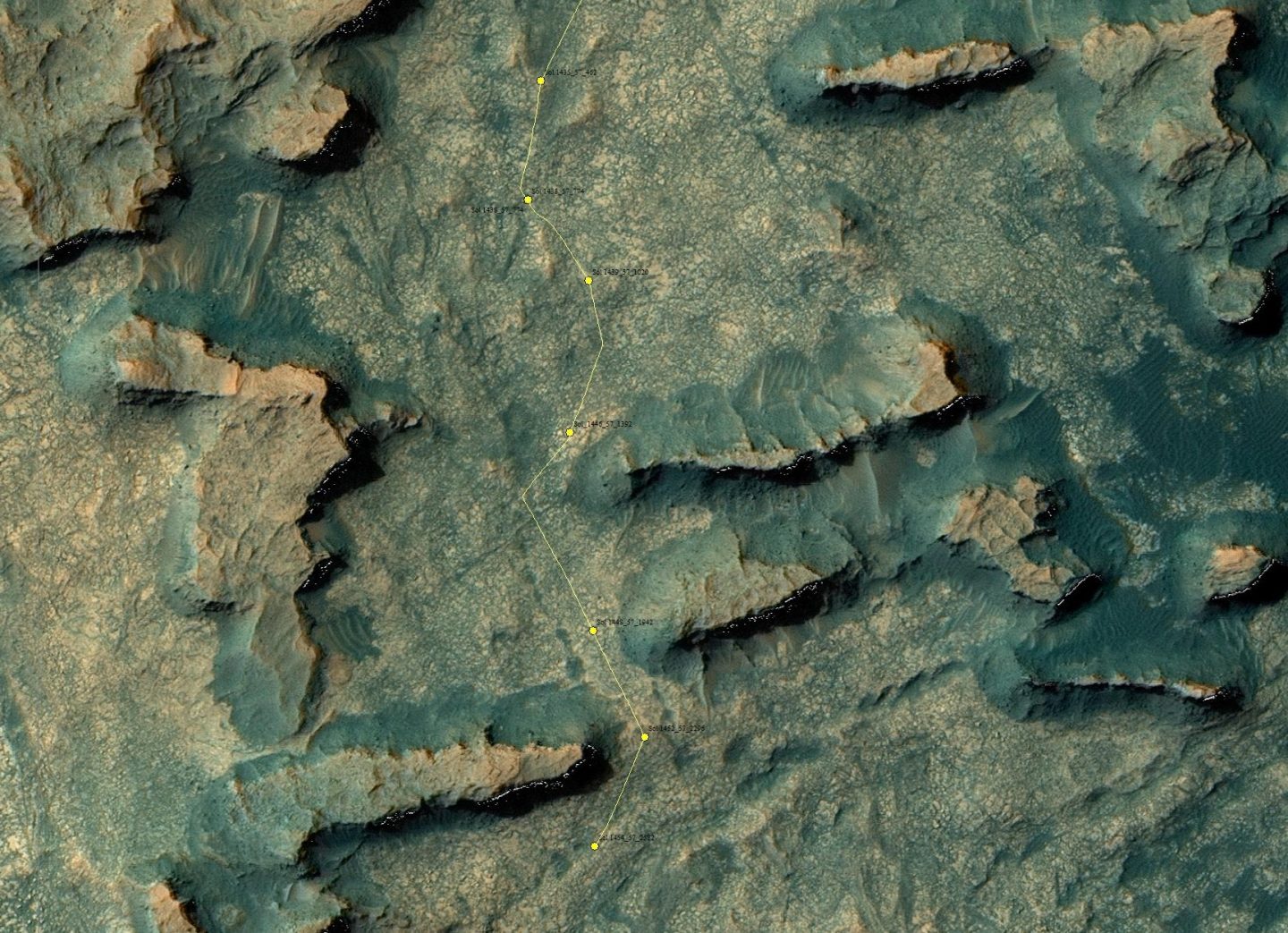 Indomitable Curiosity treks through mesas, captures Wild West-like ...