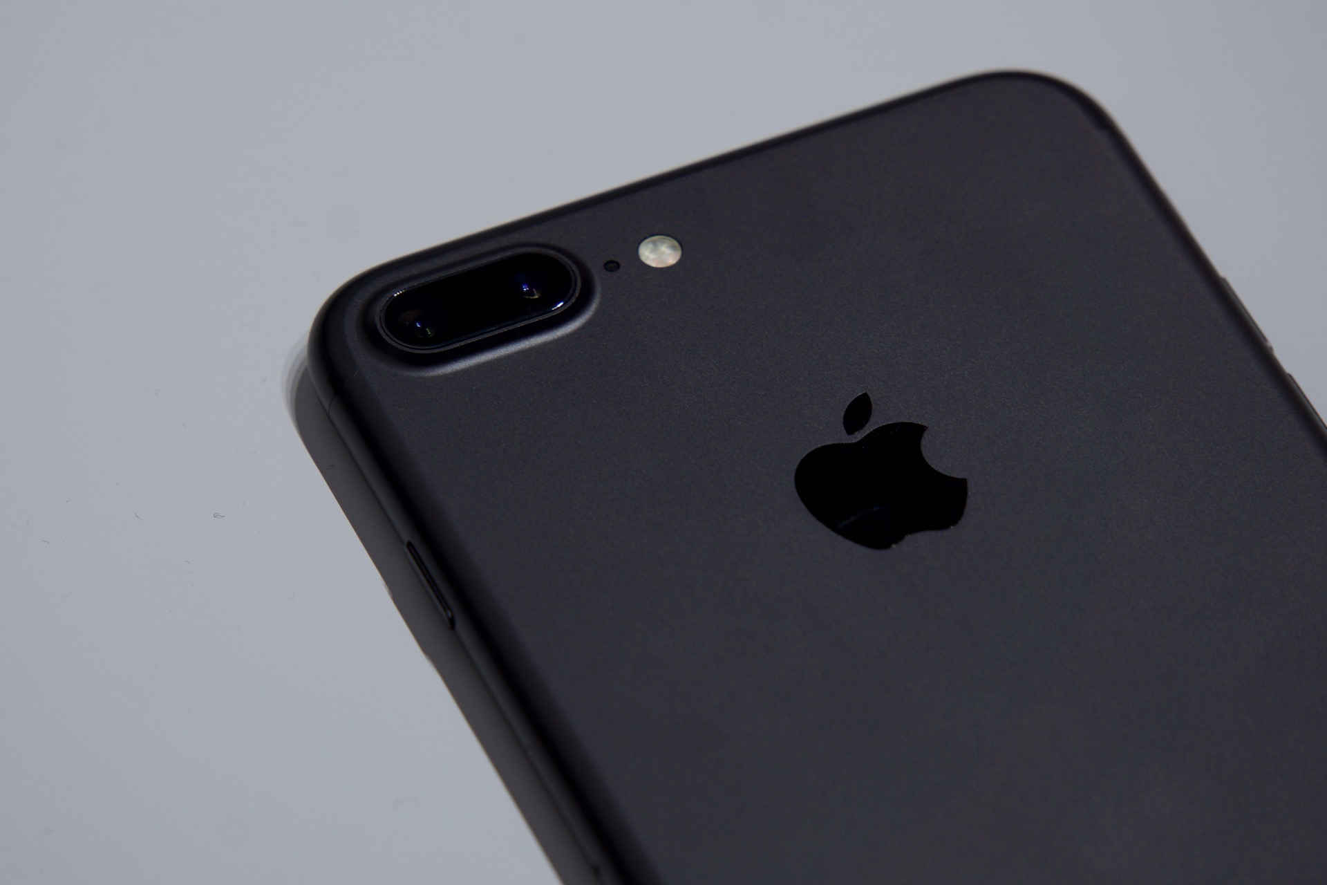 Hands on with the iPhone 7: A brief peek at the wireless future - Ars ...