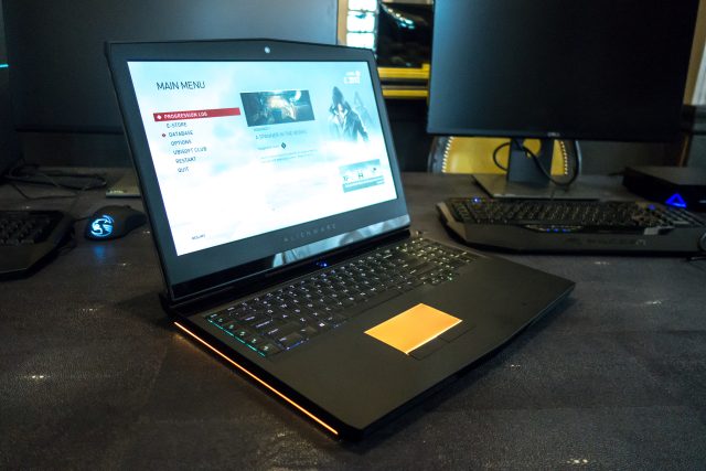 Alienware focuses on mobility with sleek, revamped new laptops - Ars ...