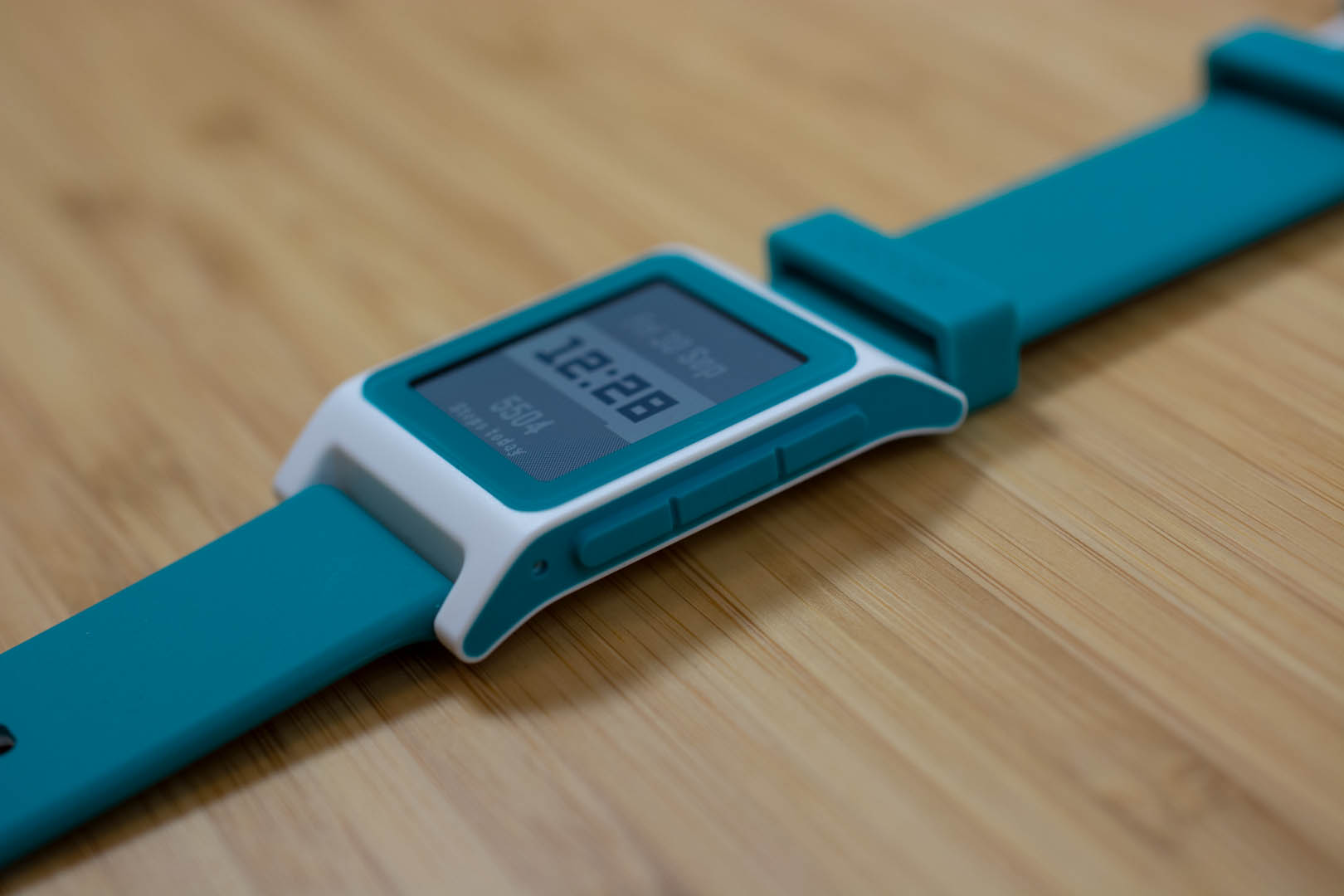 Pebble 2 reviewed: Proof that a heart rate monitor doesn’t make a ...