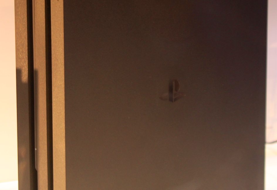 Your first look at the PlayStation 4 Pro hardware - Ars Technica