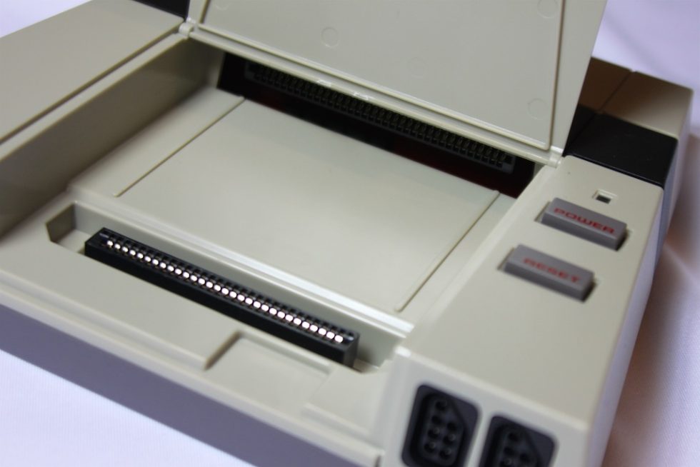 RetroUSB’s AVS hardware breathes new life into old NES cartridges - Ars ...