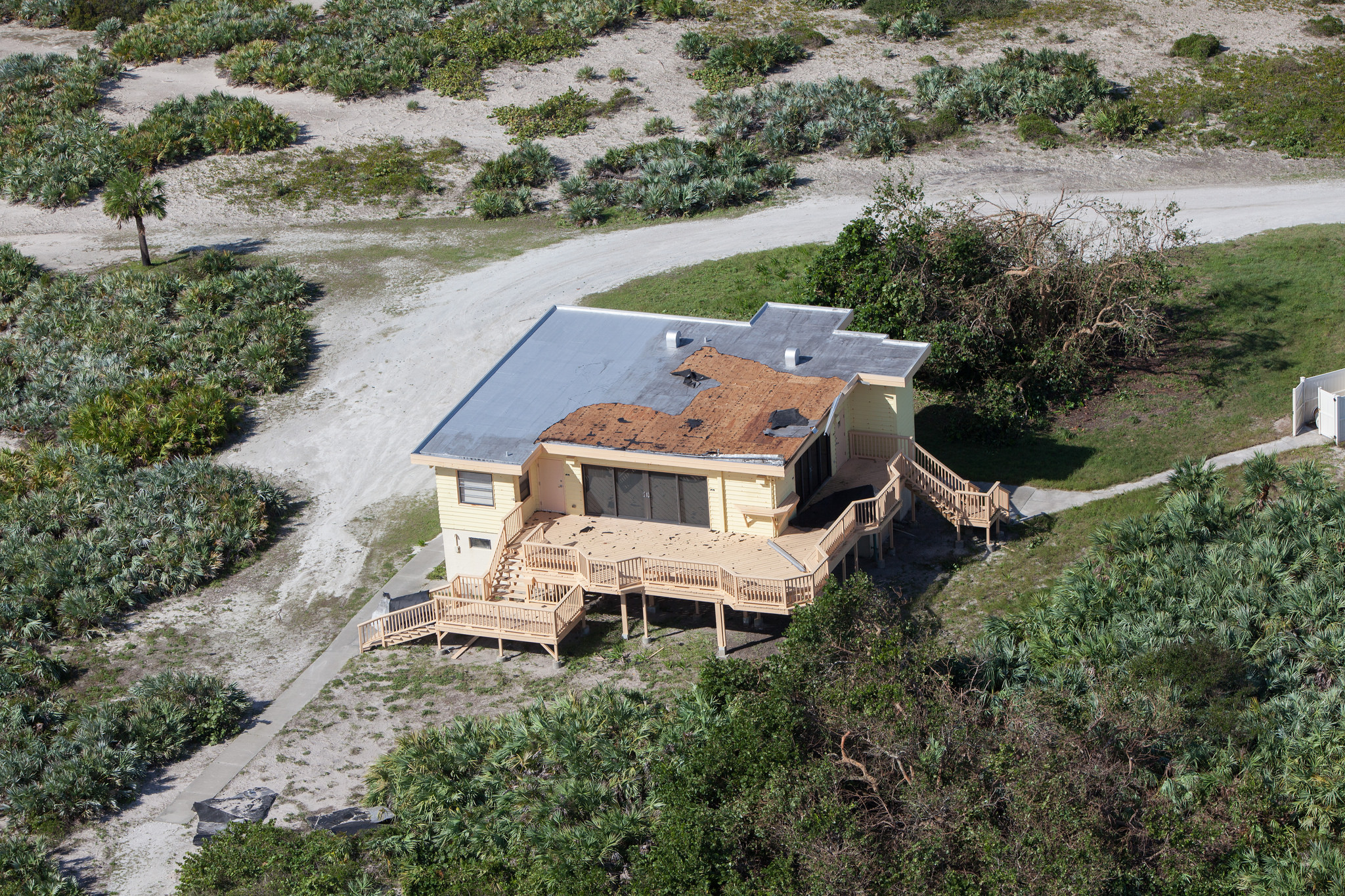 NASA photos reveal only minor space center damage from Hurricane ...