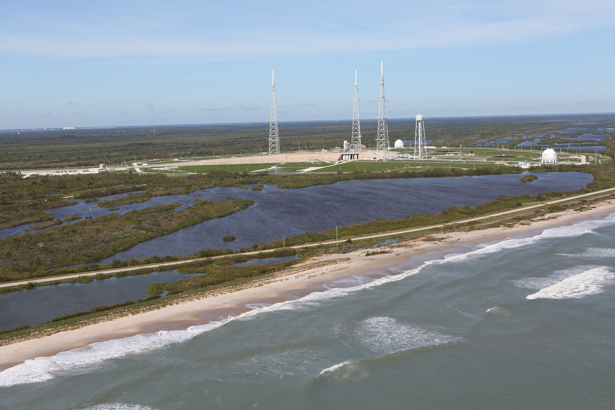 NASA photos reveal only minor space center damage from Hurricane ...
