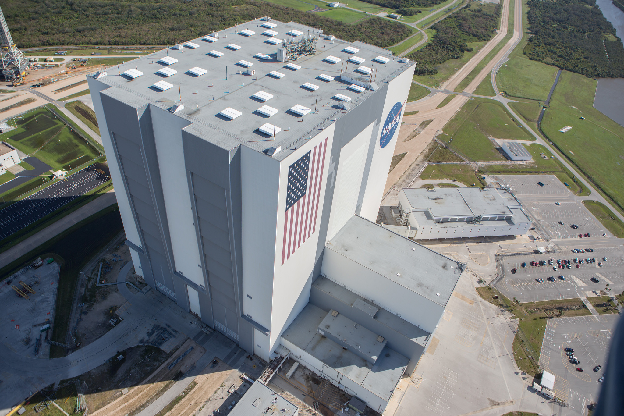 NASA photos reveal only minor space center damage from Hurricane ...