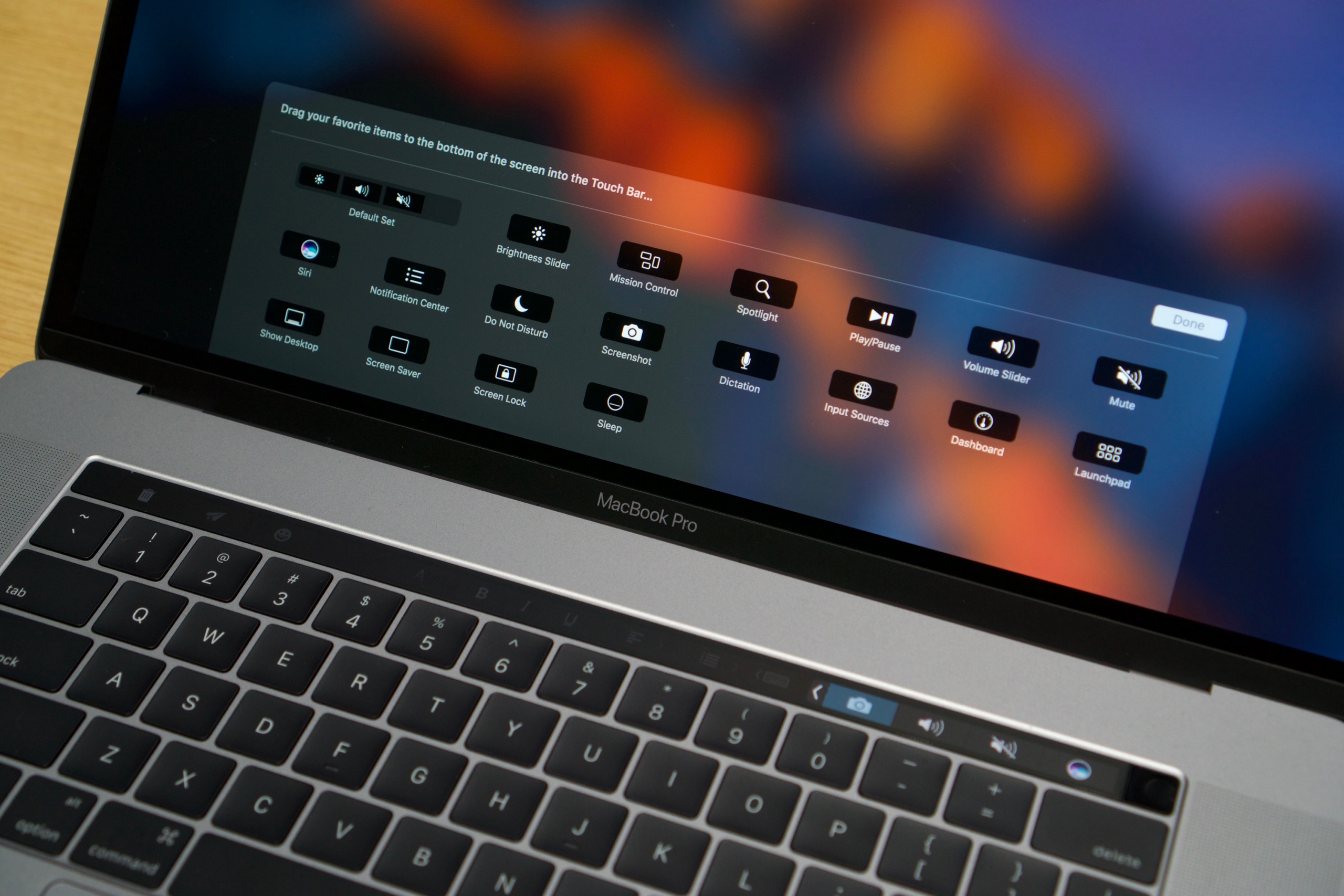 Hands-on with the new MacBook Pros, their keyboard, and the Touch Bar ...