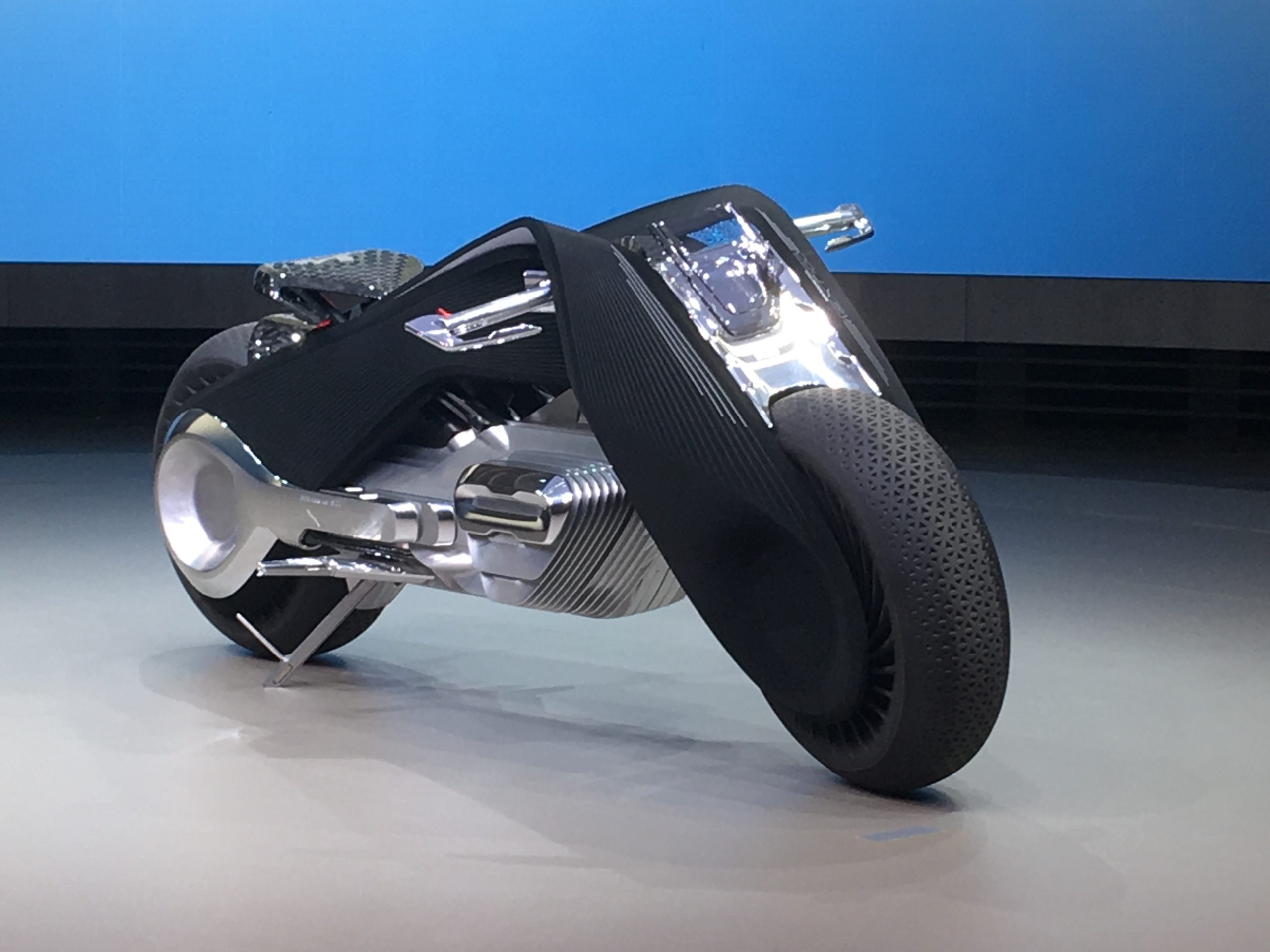 The BMW Motorrad Vision Next 100, the flexible motorcycle of the future ...