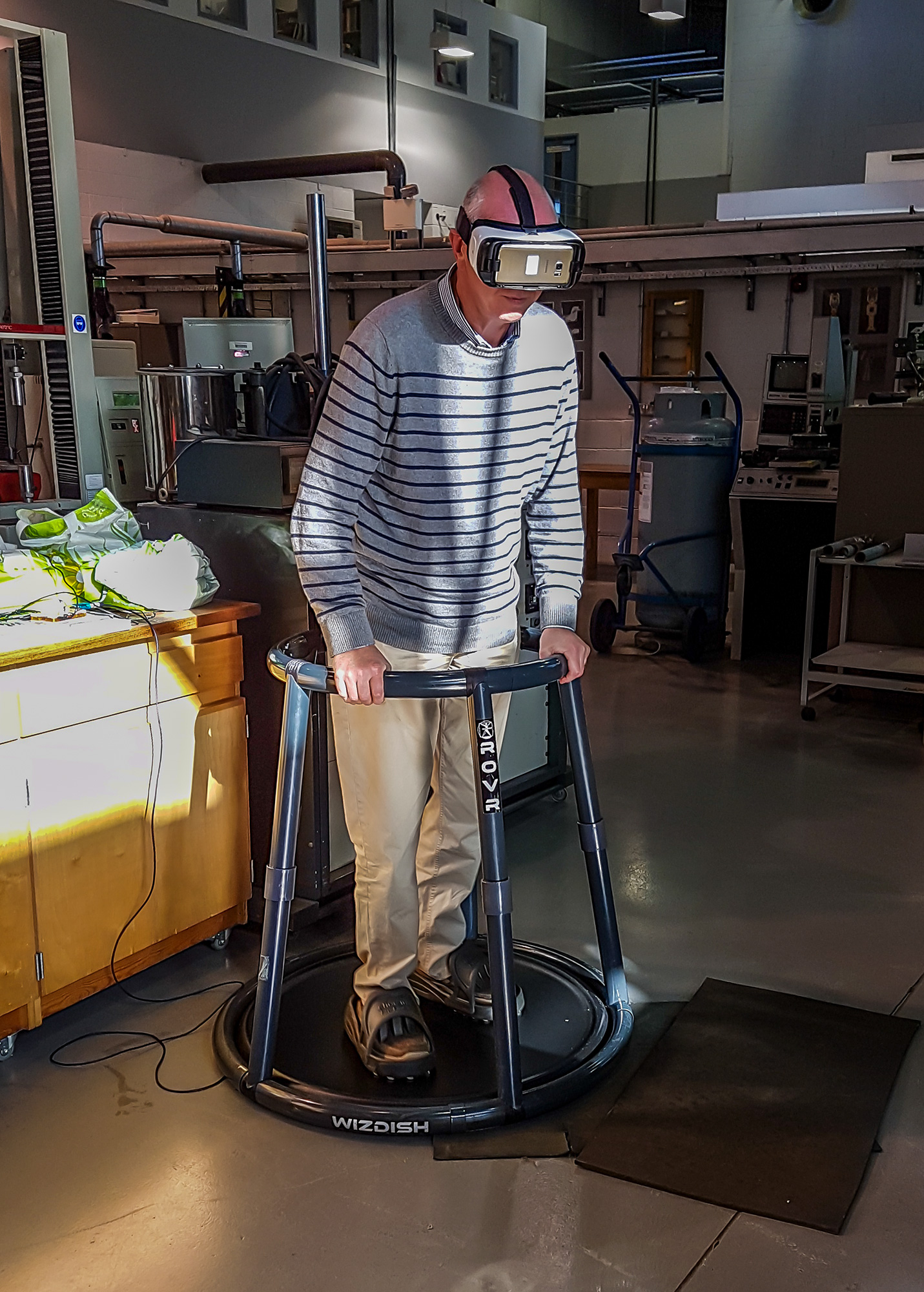 Treadmills to endless hallways, tech has some sick solutions for VR ...