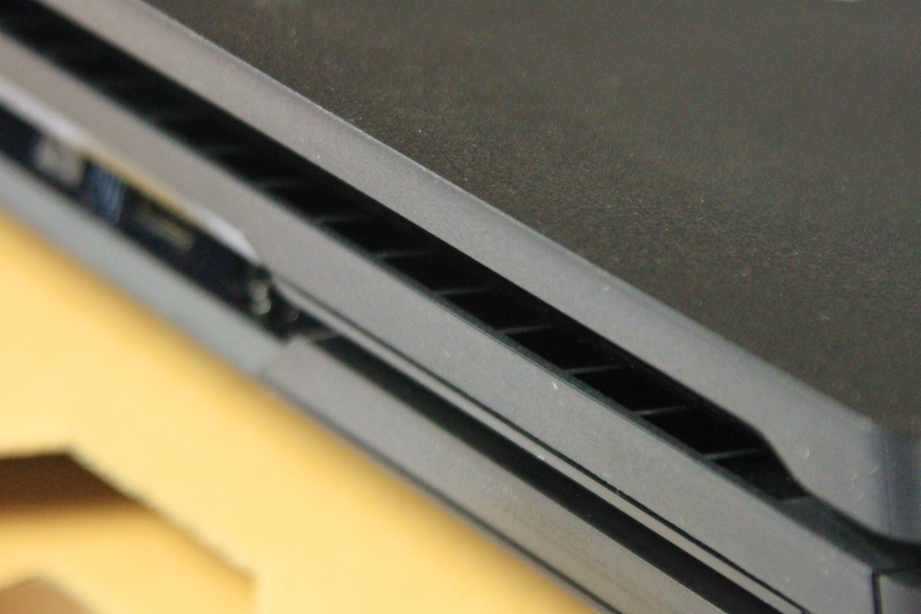 Here’s what the PS4 Pro looks like out in the wild - Ars Technica