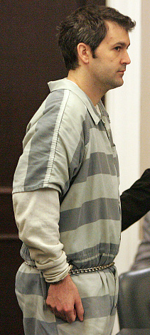 Defense tries to exclude video from trial of cop shooting man in back ...