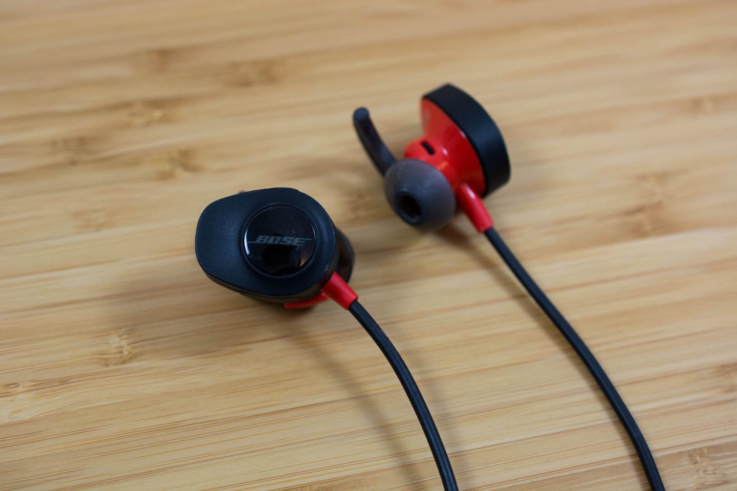 Hear the pulse: Heart rate monitoring fitness earbuds tested - Ars Technica
