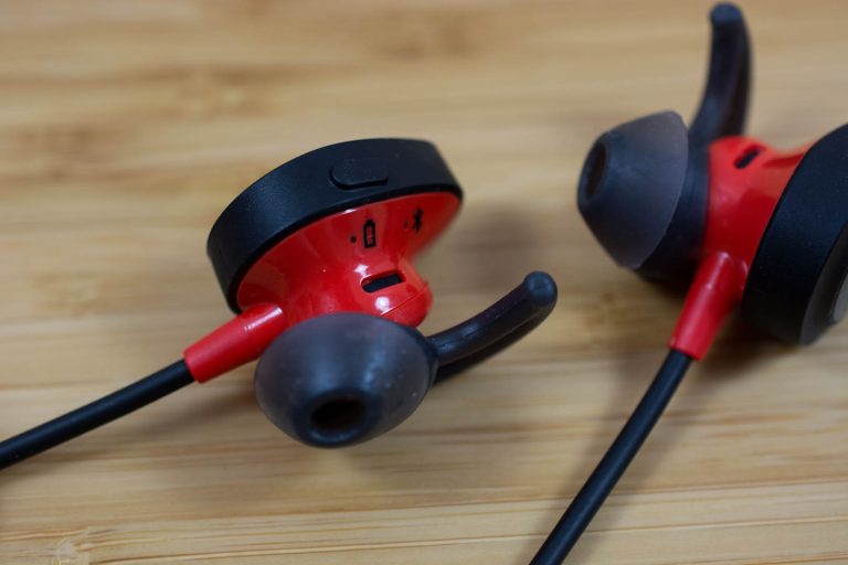Hear the pulse: Heart rate monitoring fitness earbuds tested - Ars Technica