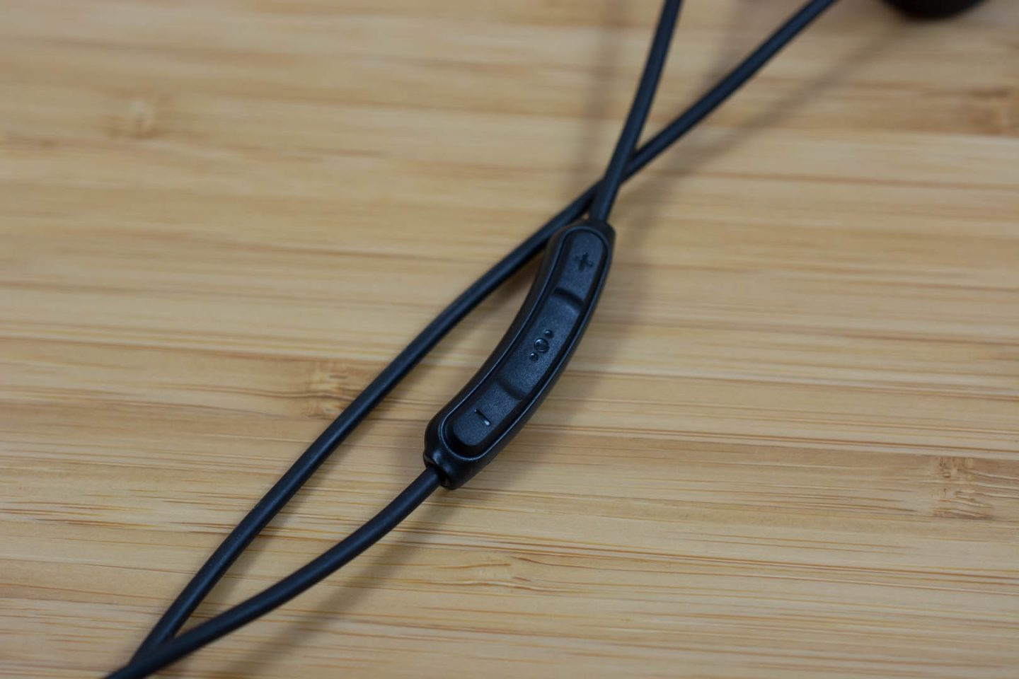 Hear the pulse: Heart rate monitoring fitness earbuds tested - Ars Technica