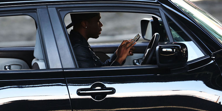 New federal guidelines seek to lock out apps on drivers’ phones | Ars ...