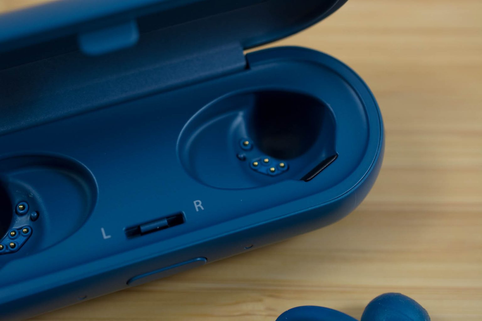 Hear the pulse: Heart rate monitoring fitness earbuds tested - Ars Technica