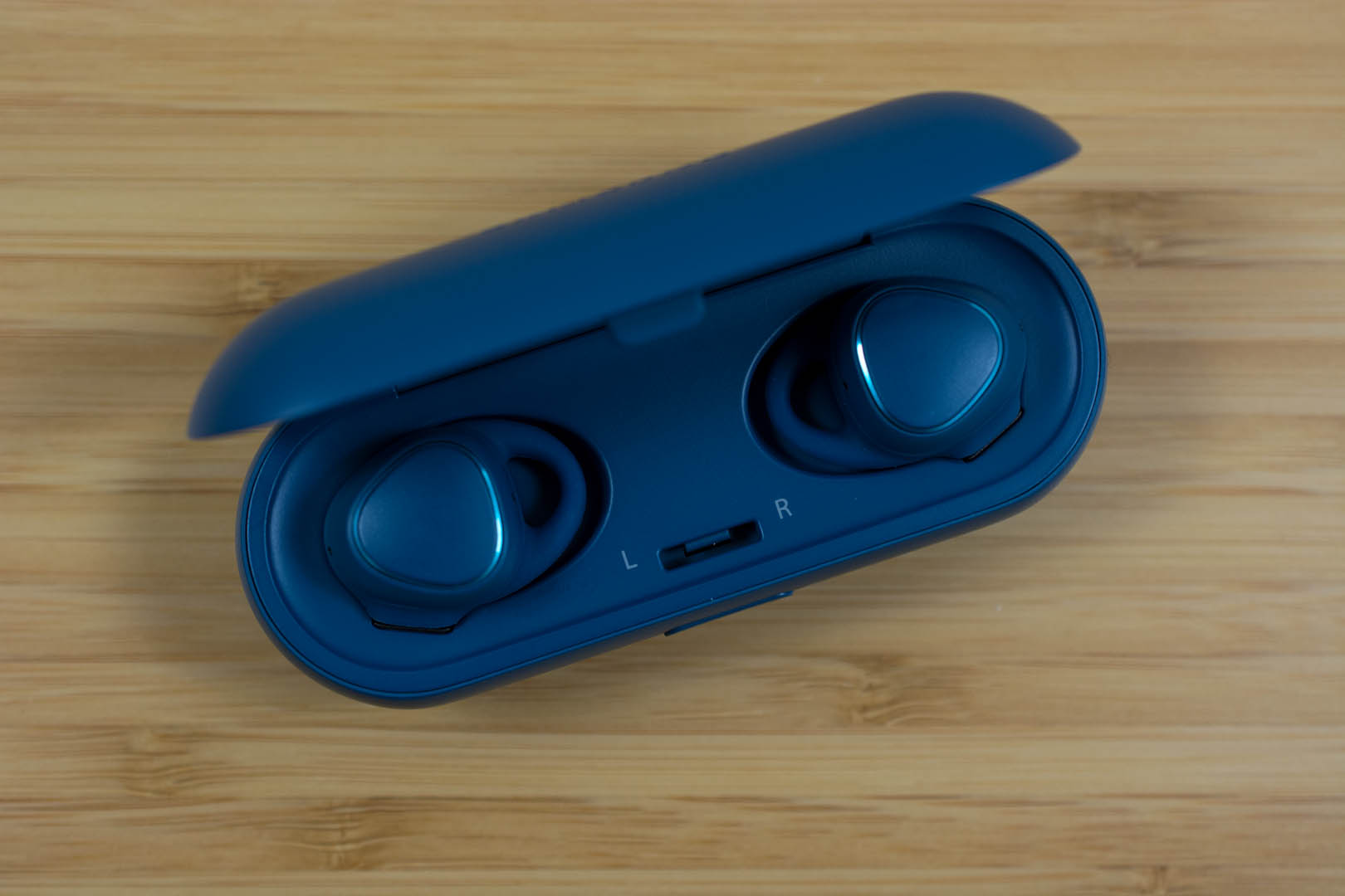 Hear the pulse: Heart rate monitoring fitness earbuds tested - Ars Technica