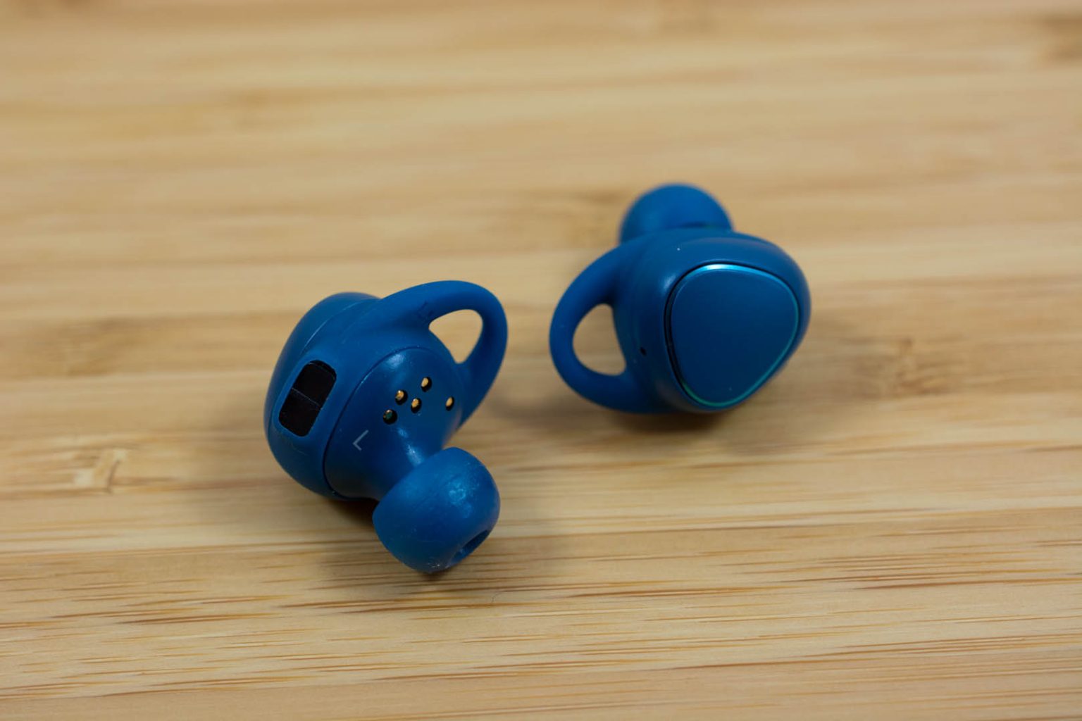 Hear the pulse: Heart rate monitoring fitness earbuds tested - Ars Technica