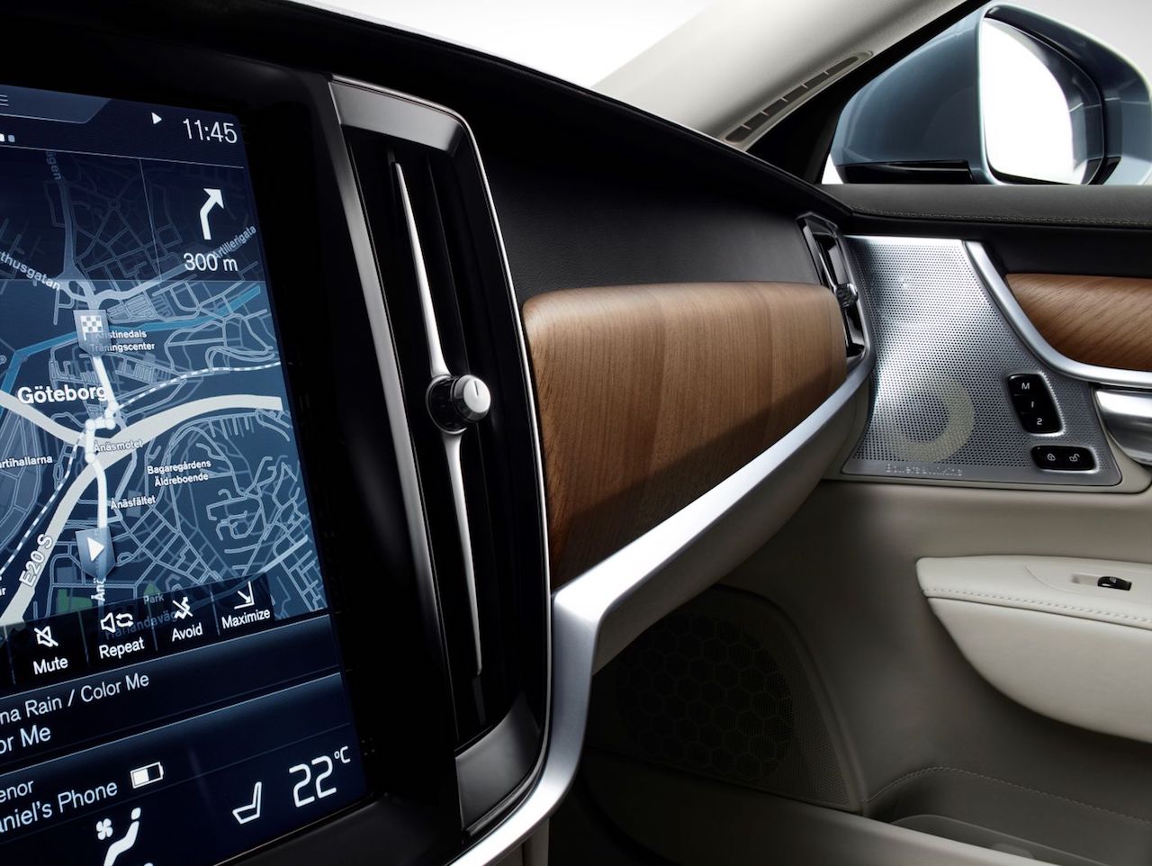 Tesla needs better interiors, hires Volvo’s head of interiors to help ...