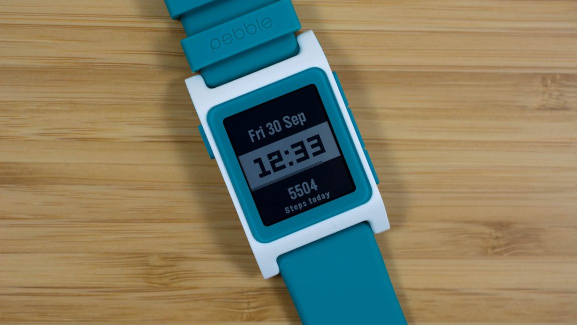 Pebble watches to live on through 2017 - Ars Technica
